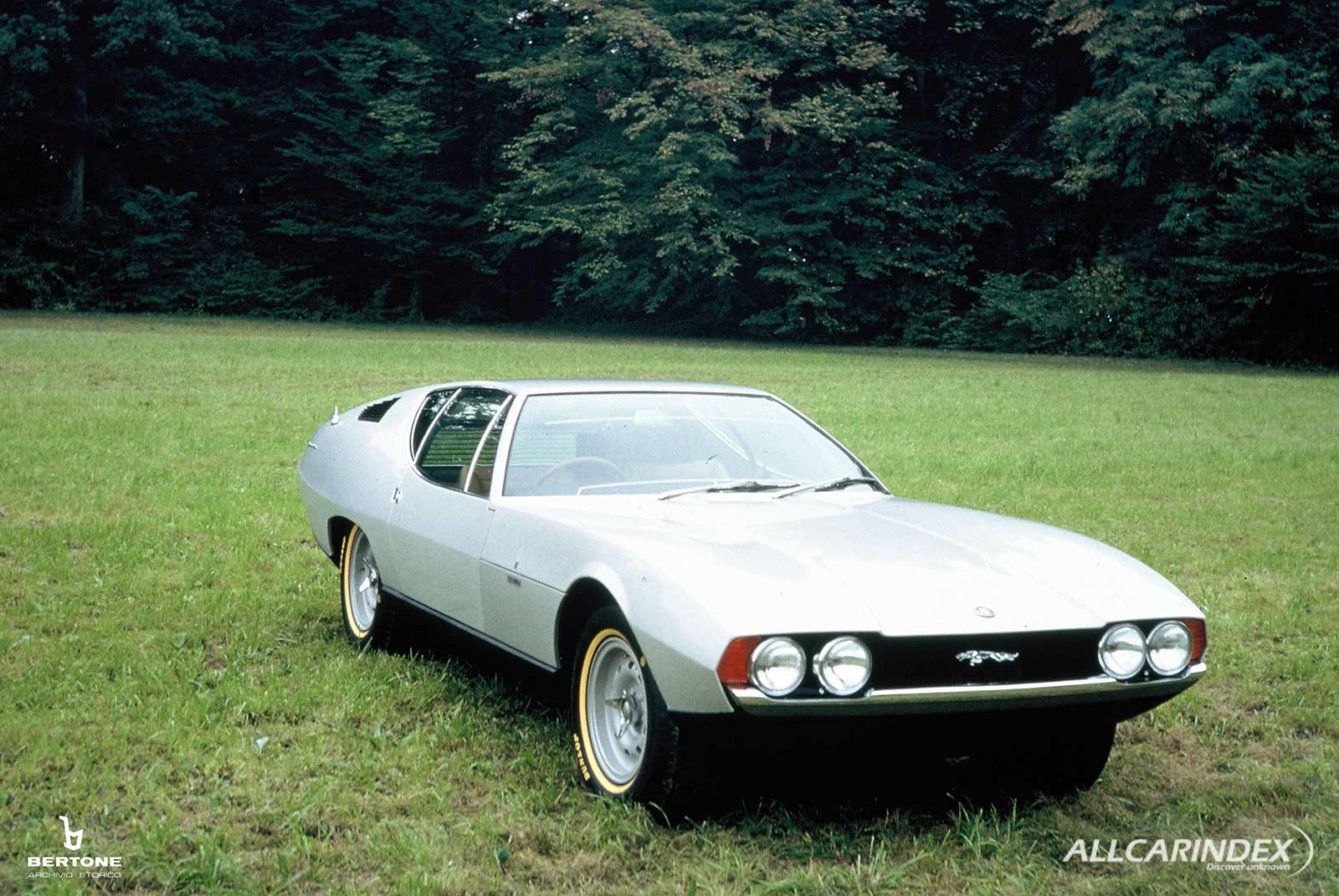 The Bertone Jaguar Pirana: A Classic Blend of Sportiness and Comfort - AllCarIndex