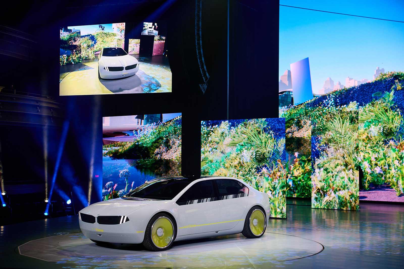 BMW presents i Vision Dee at CES 2023 - AllCarIndex BMW presents i Vision Dee at CES 2023 - AllCarIndex